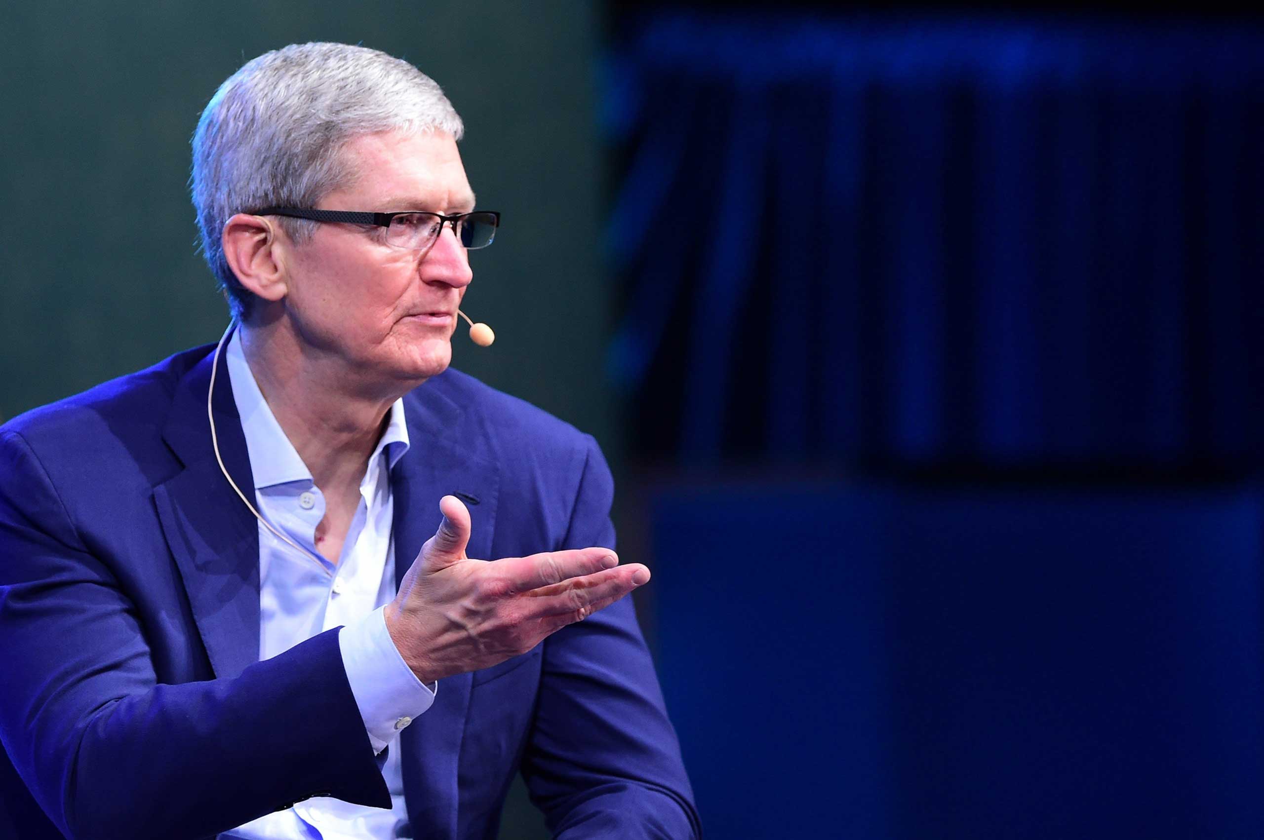 Tim Cook Hints Apply Could Help Shake Up the Auto Industry