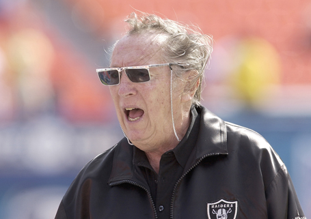 Al Davis, Oakland Raiders Owner and NFL Pioneer, Dies at 82