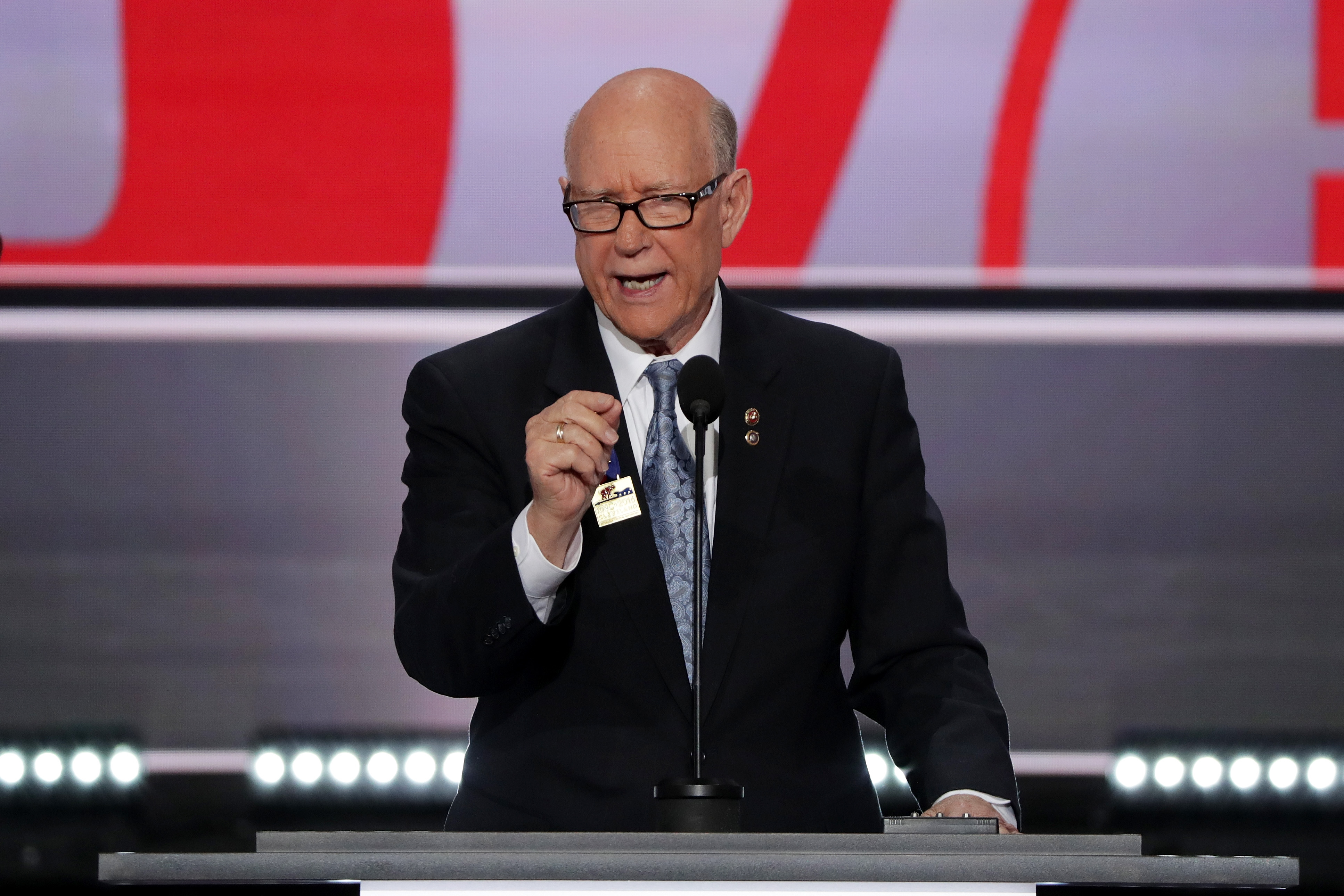 Senator Pat Roberts Apologizes Mammogram Benefits
