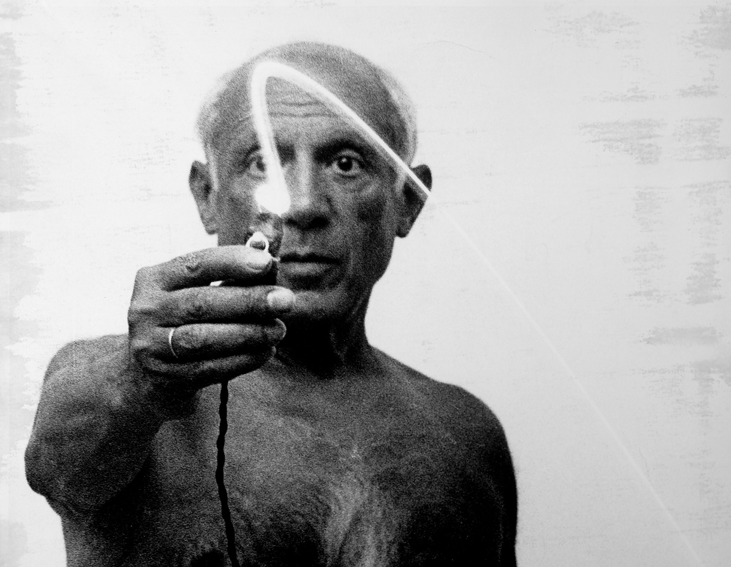 Pablo Picasso Draws With Light: The Story Behind an Iconic Photo