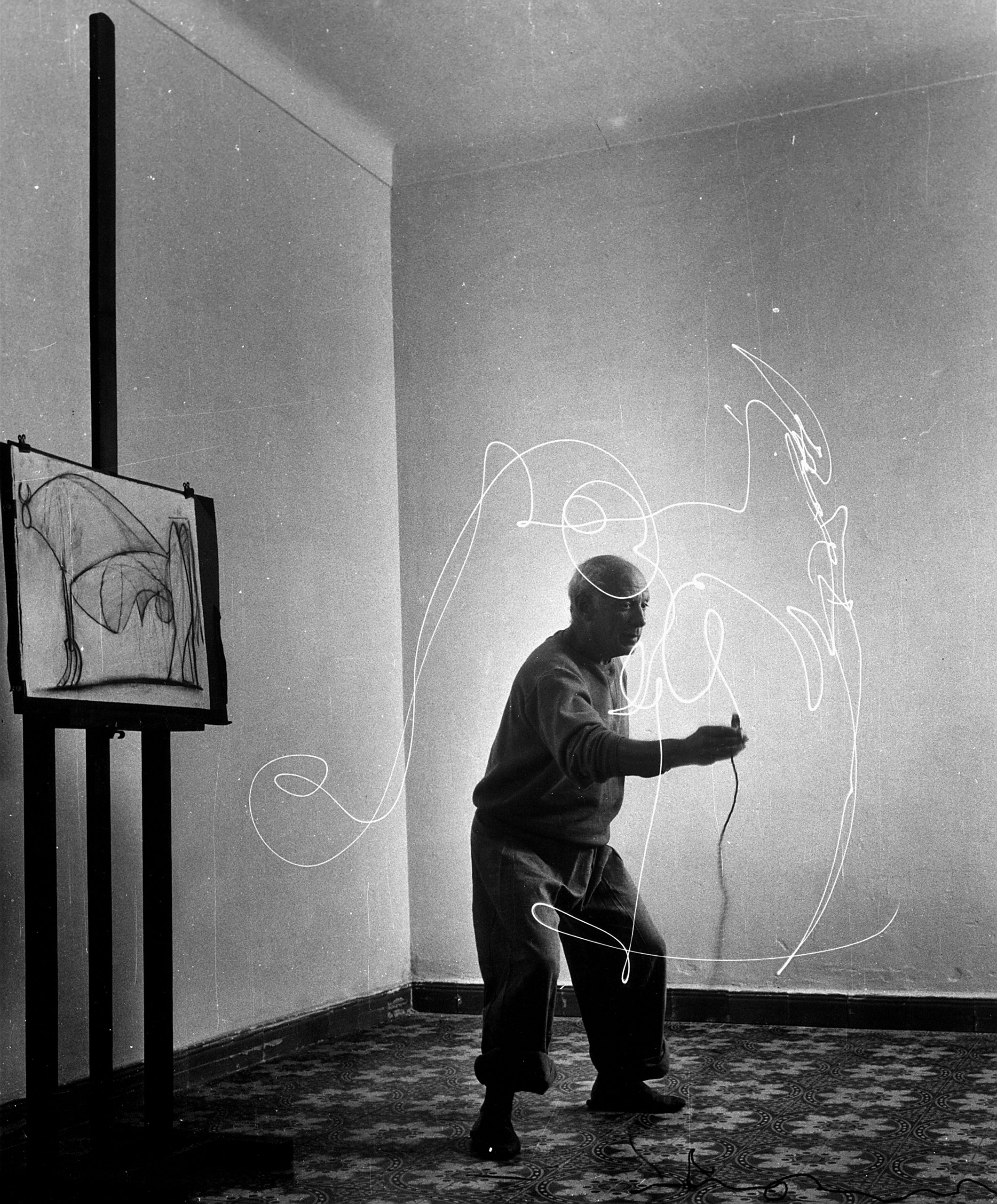 Pablo Picasso Draws With Light: The Story Behind an Iconic Photo