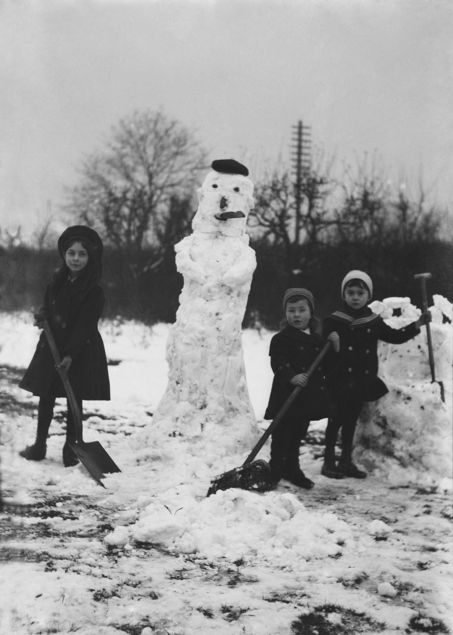 Snow Storm Winter 2015: Celebrate the Snowman with 16 Vintage Photos