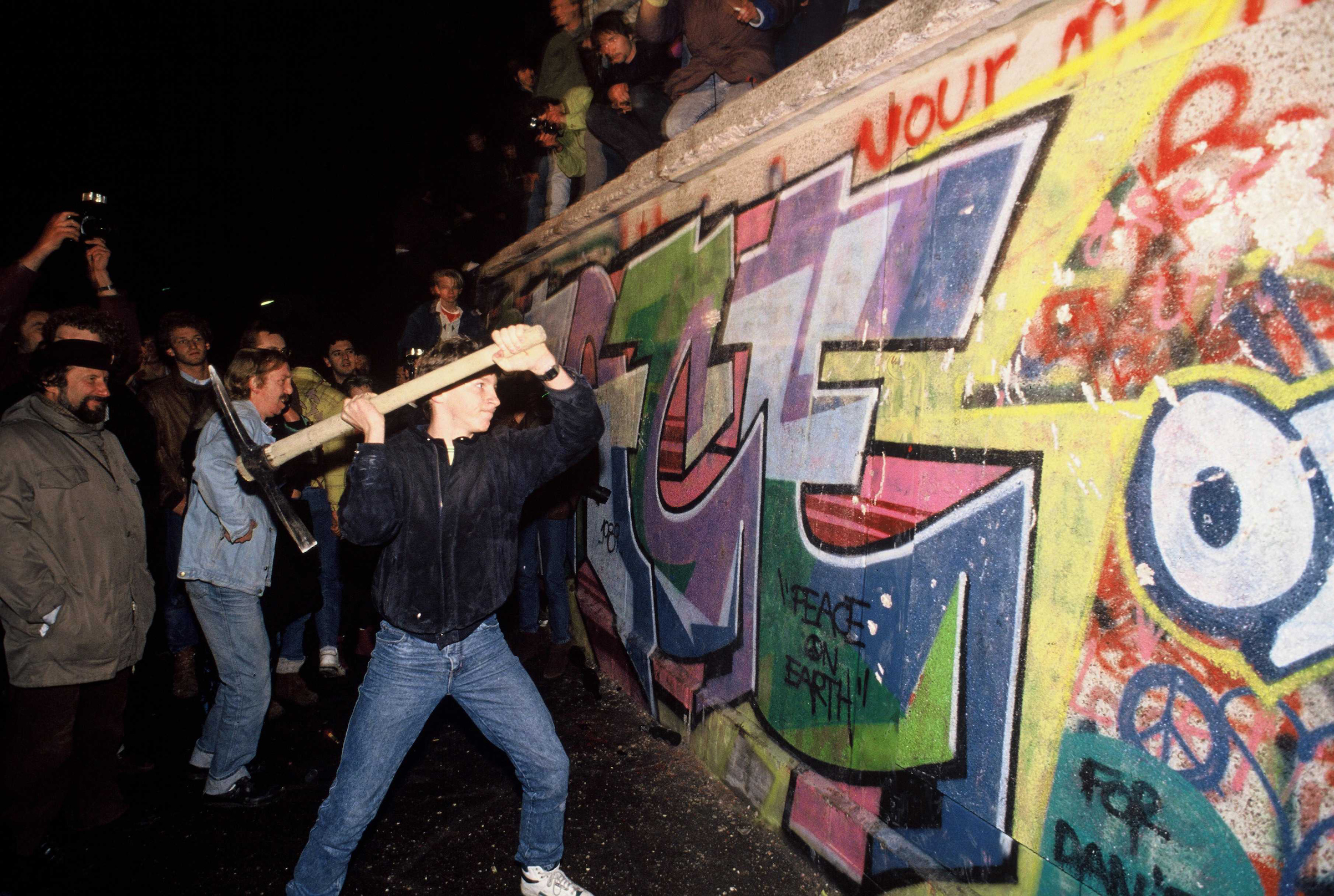 What Happened the Day the Berlin Wall Fell