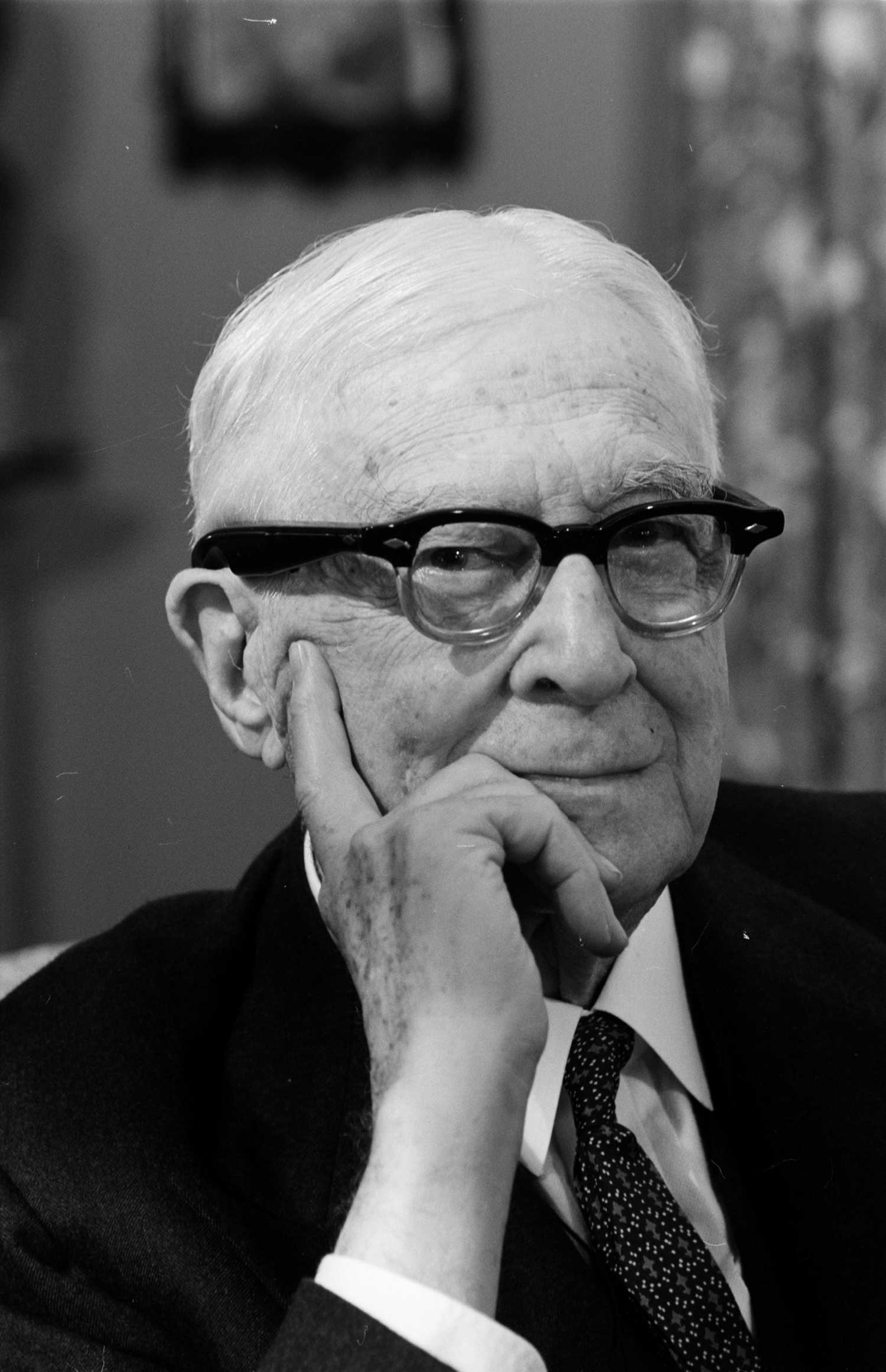 How to Live a Long Time in the '50s: Be Like These 'Famed U.S. Elders'