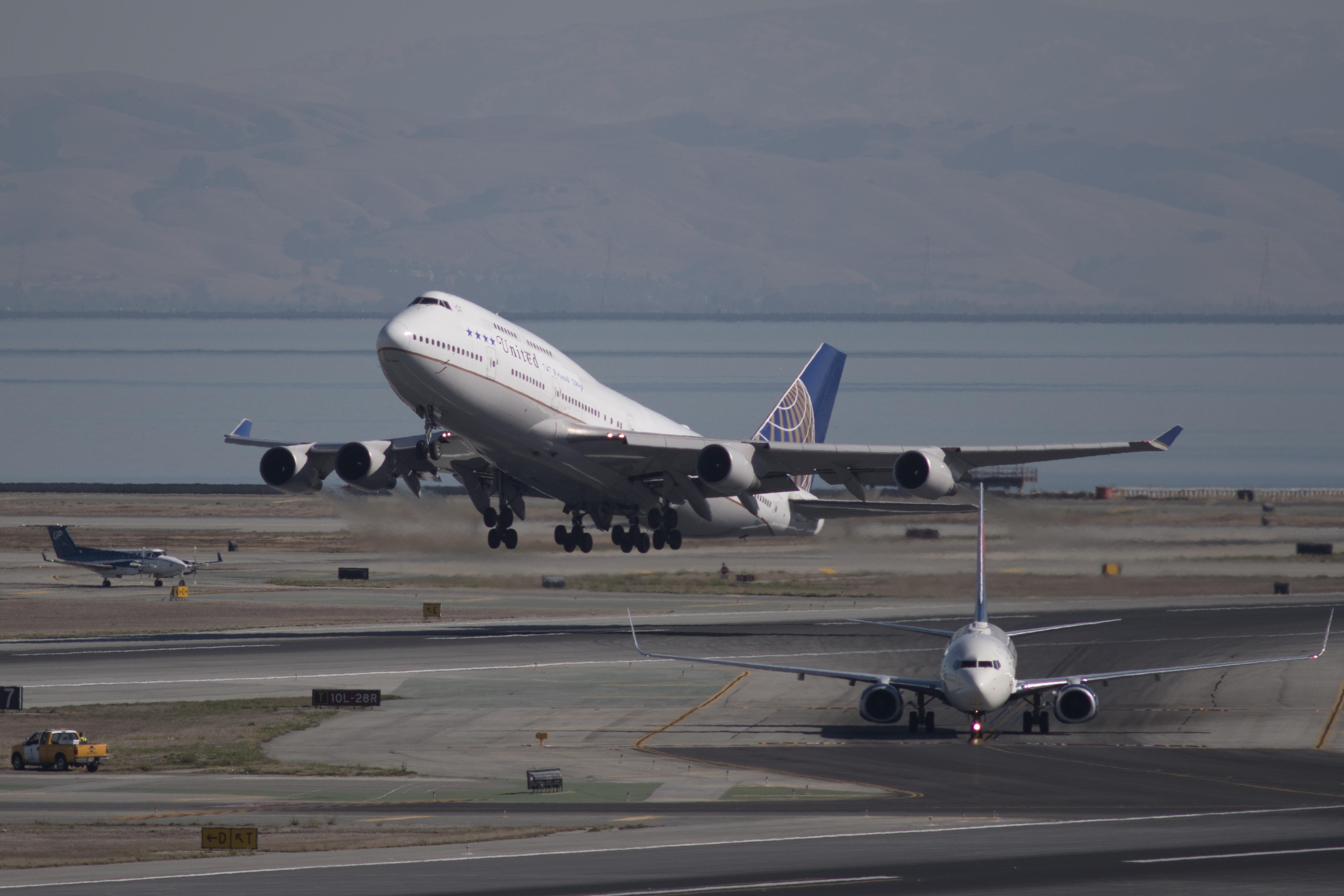 United Flies Its Final Boeing 747 Jet