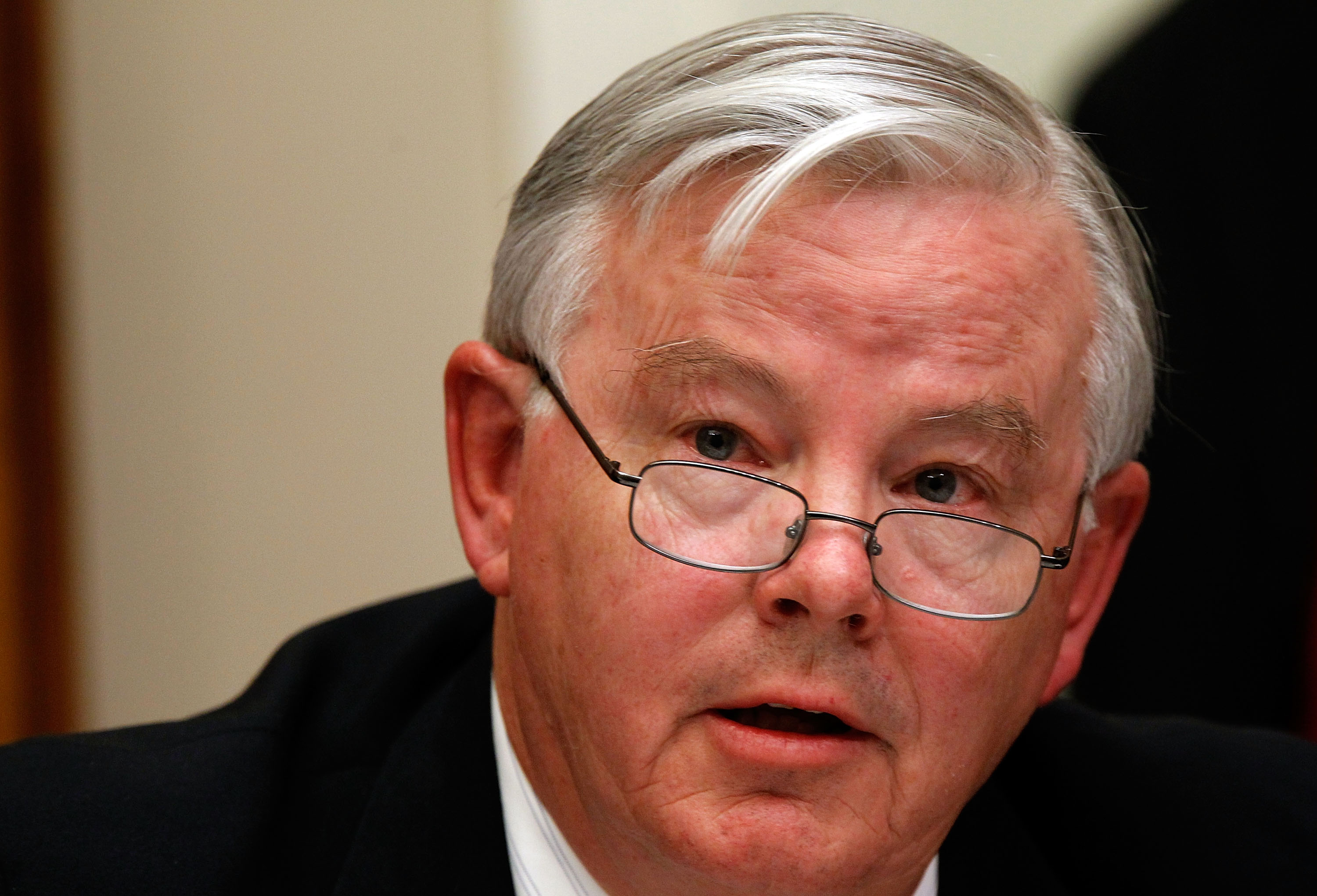 Texas Rep. Joe Barton Apologizes for Nude Photo