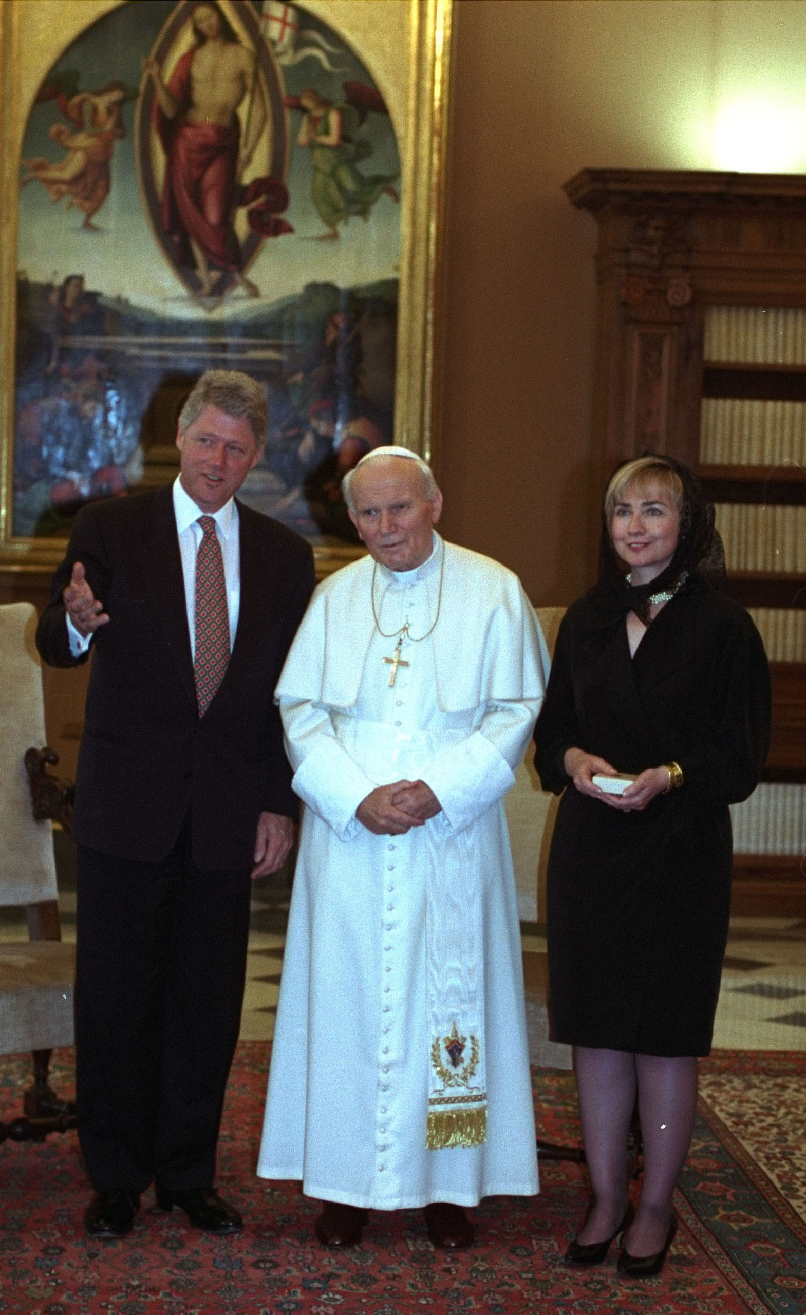 Melania Ivanka Trump Veils: Meeting Pope Francis