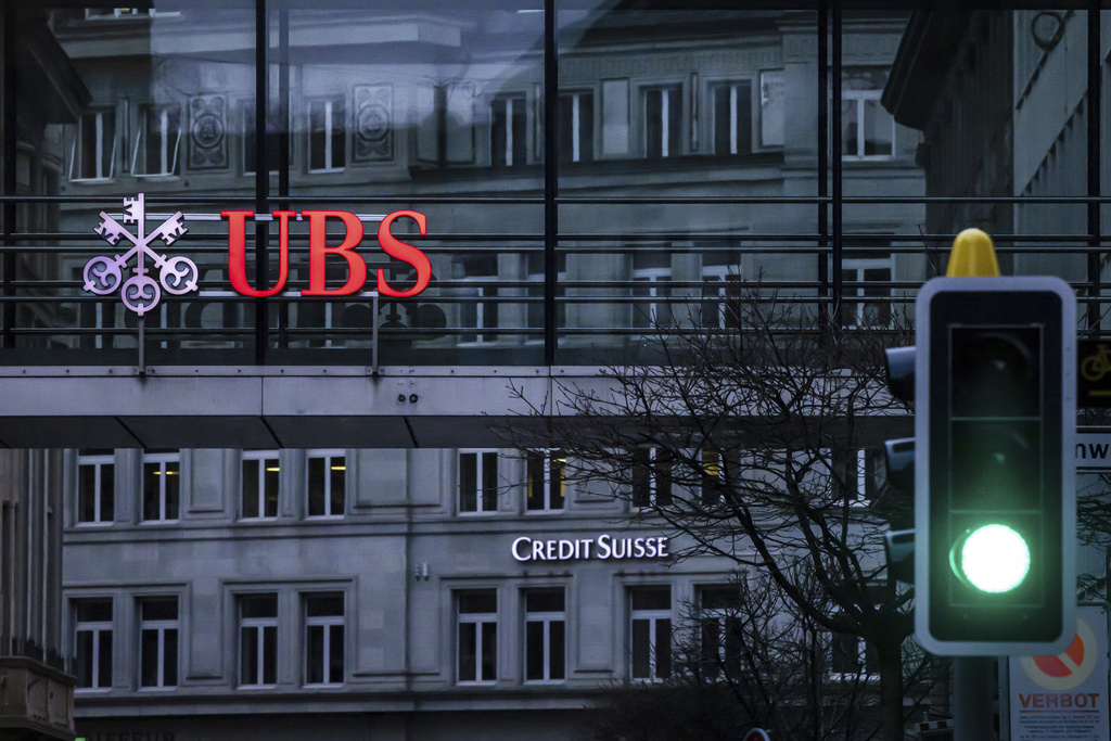 UBS to Cut Staff Up to 30% After Credit Suisse Deal