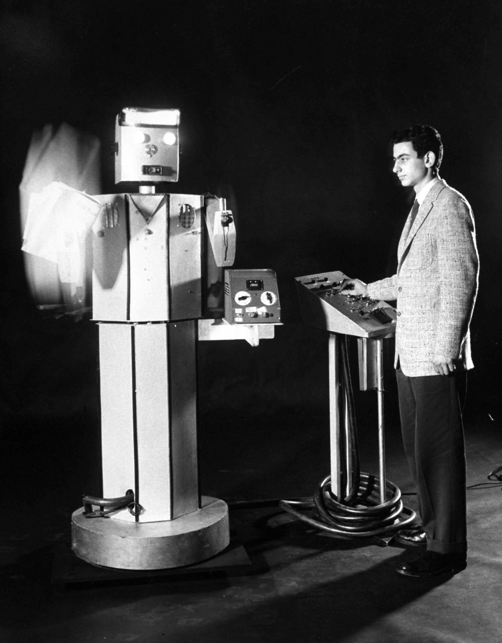 Original CES: LIFE Photos from 1958 Gadget and Invention Show