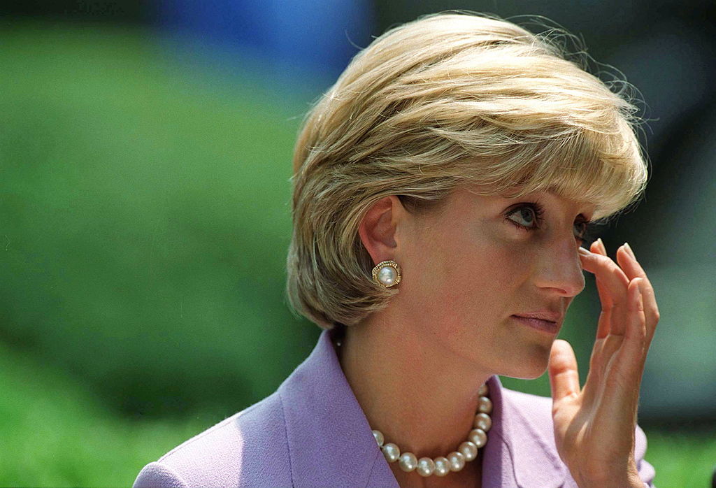 How the World and Royals Reacted to Princess Diana's Death