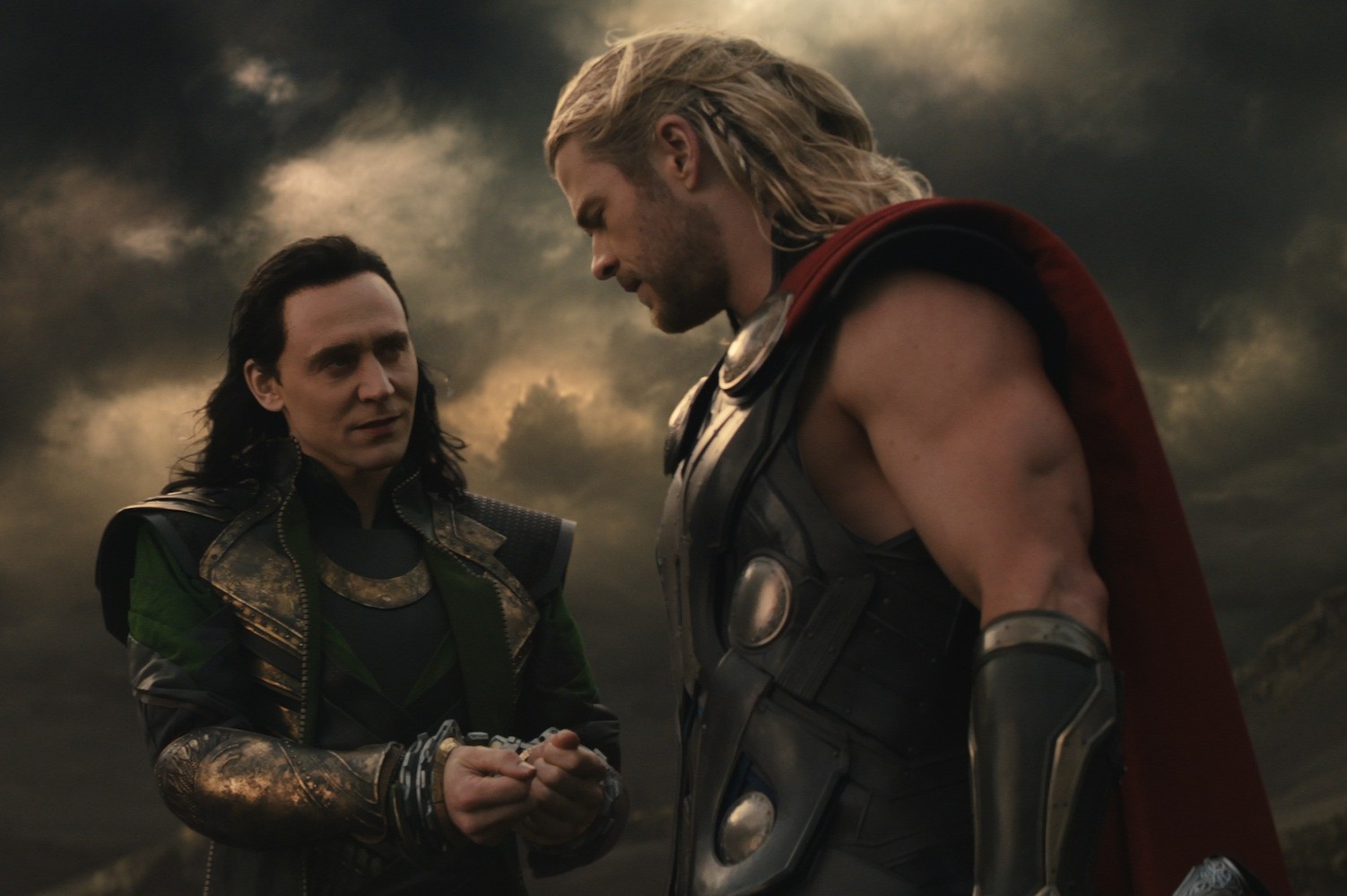 Review: Thor: The Dark World – A God-Awful Villain Steals the Thunder