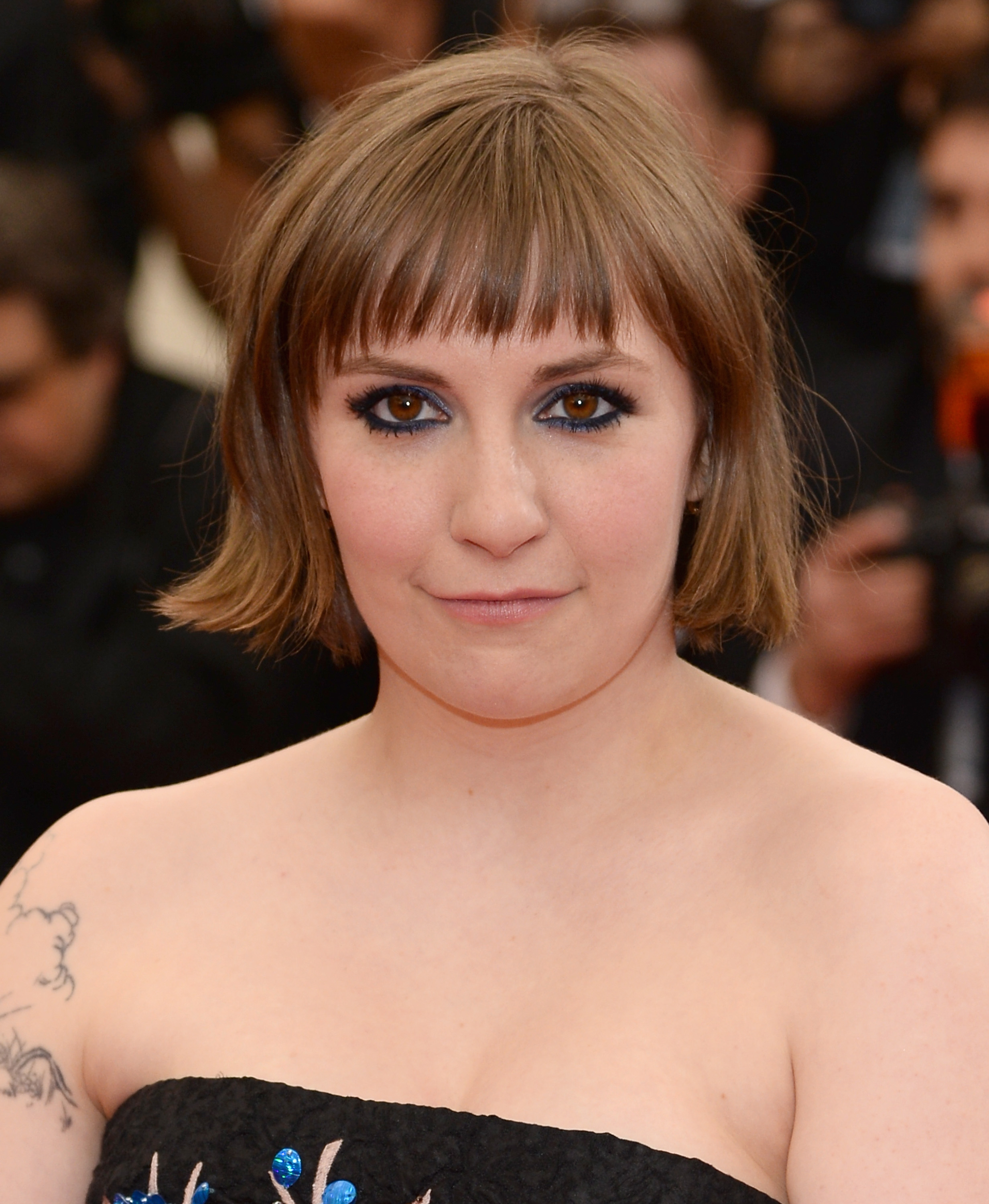Lena Dunham Calls out Spanish Magazine for Photoshopping Her