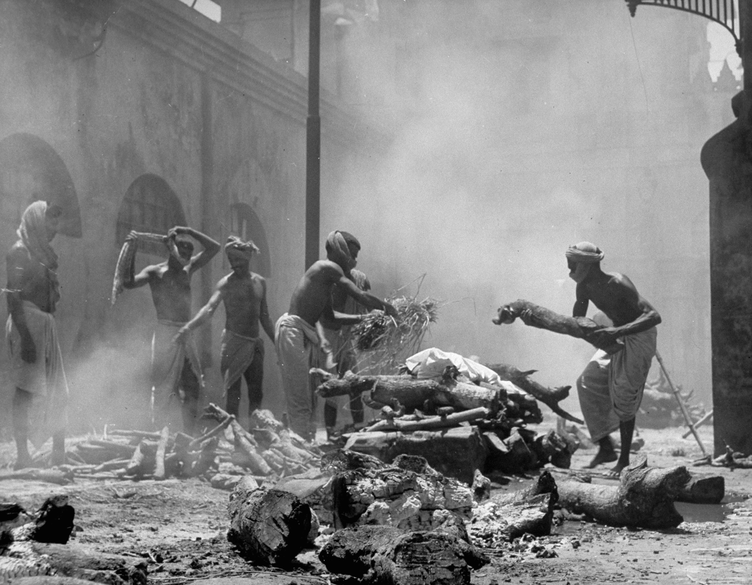 Muslim-Hindu Riots of 1946: Photos of the Gruesome Aftermath