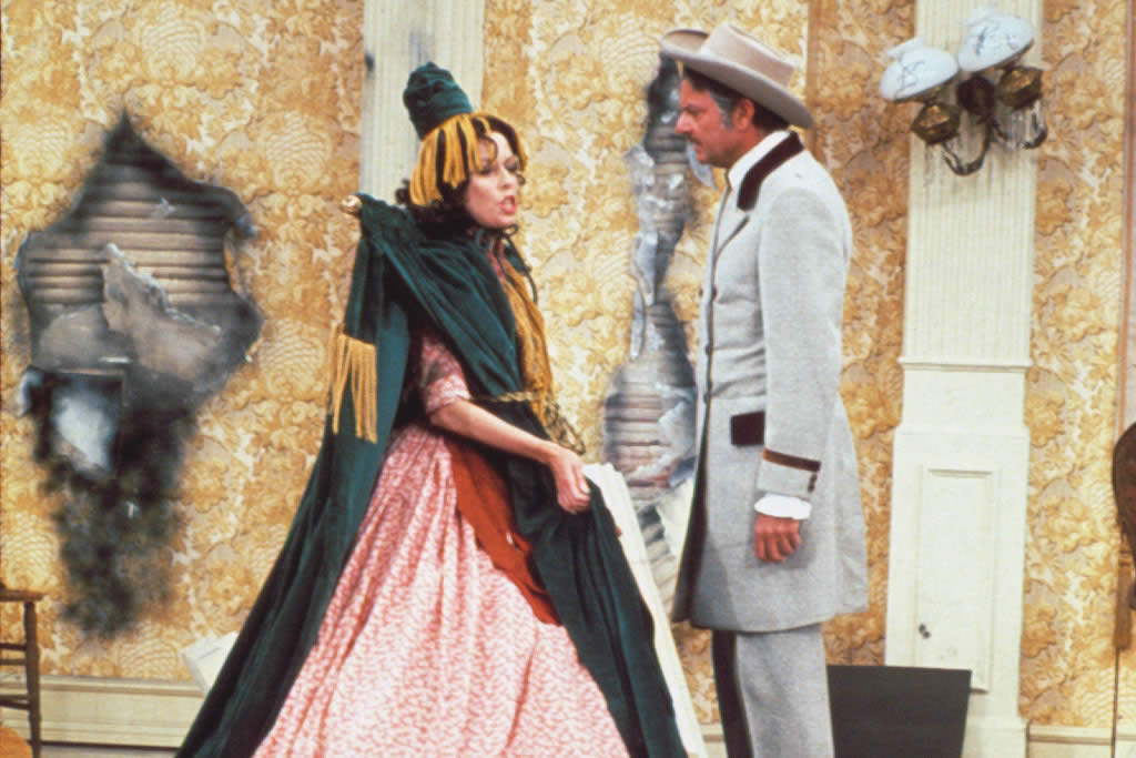 The Iconic Curtain Moment: How Carol Burnett Turned a Simple Gag into ...