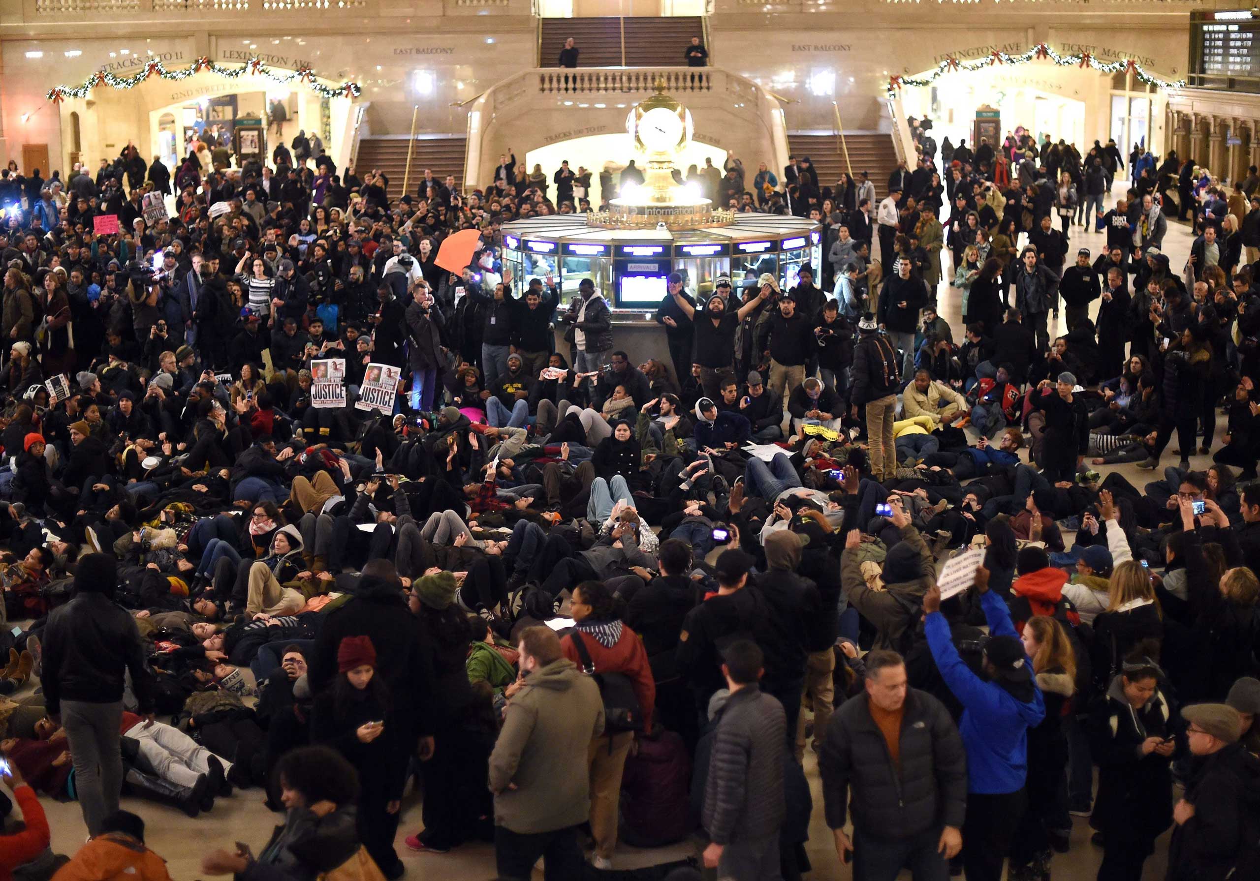 Eric Garner Chokehold Case: See Protesters Decry Grand Jury Decision