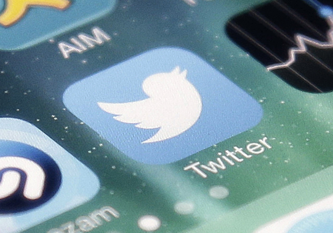 Musk and Twitter Lawyer Up For Battle In Delaware Court