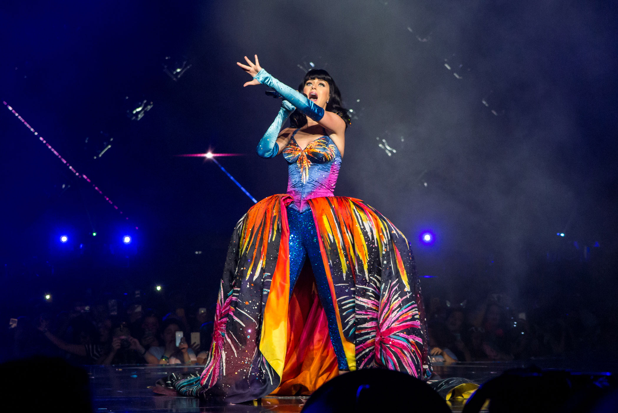 Katy Perry Dressed Up as in a Cheeto Costume for Halloween 2014: Photo