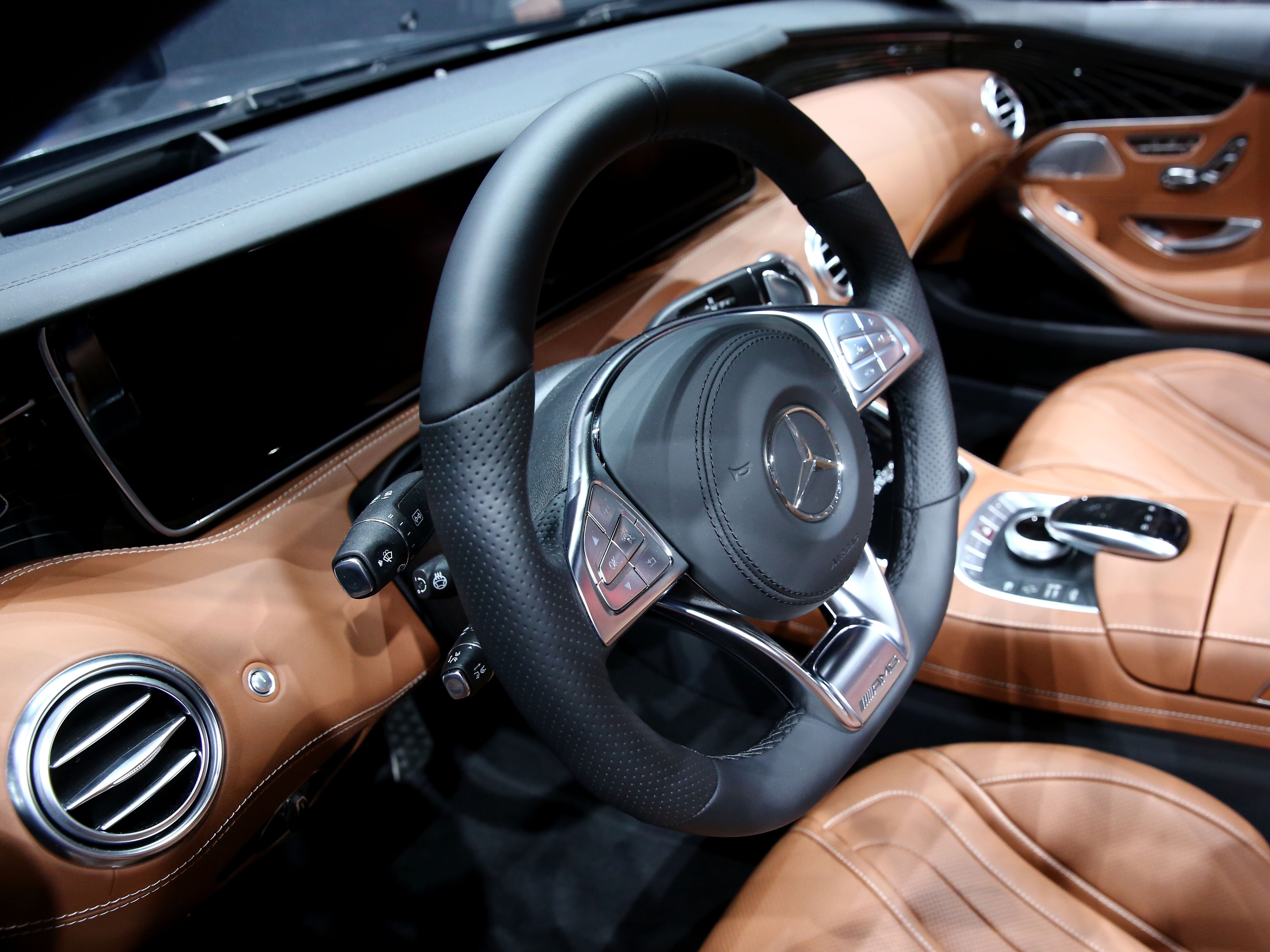 Like Uber, Mercedes-Benz Mulls Autonomous On-Demand Limousine Service