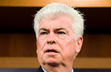 Connecticut's Chris Dodd Faces a Backyard Rebellion