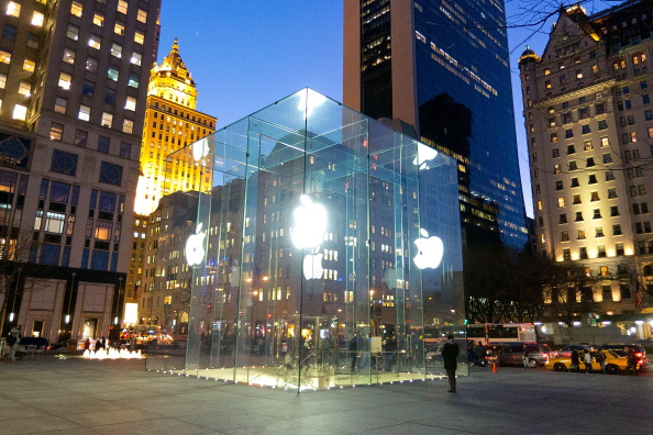 Apple Wins Patent for Its Glass Cube Store Design