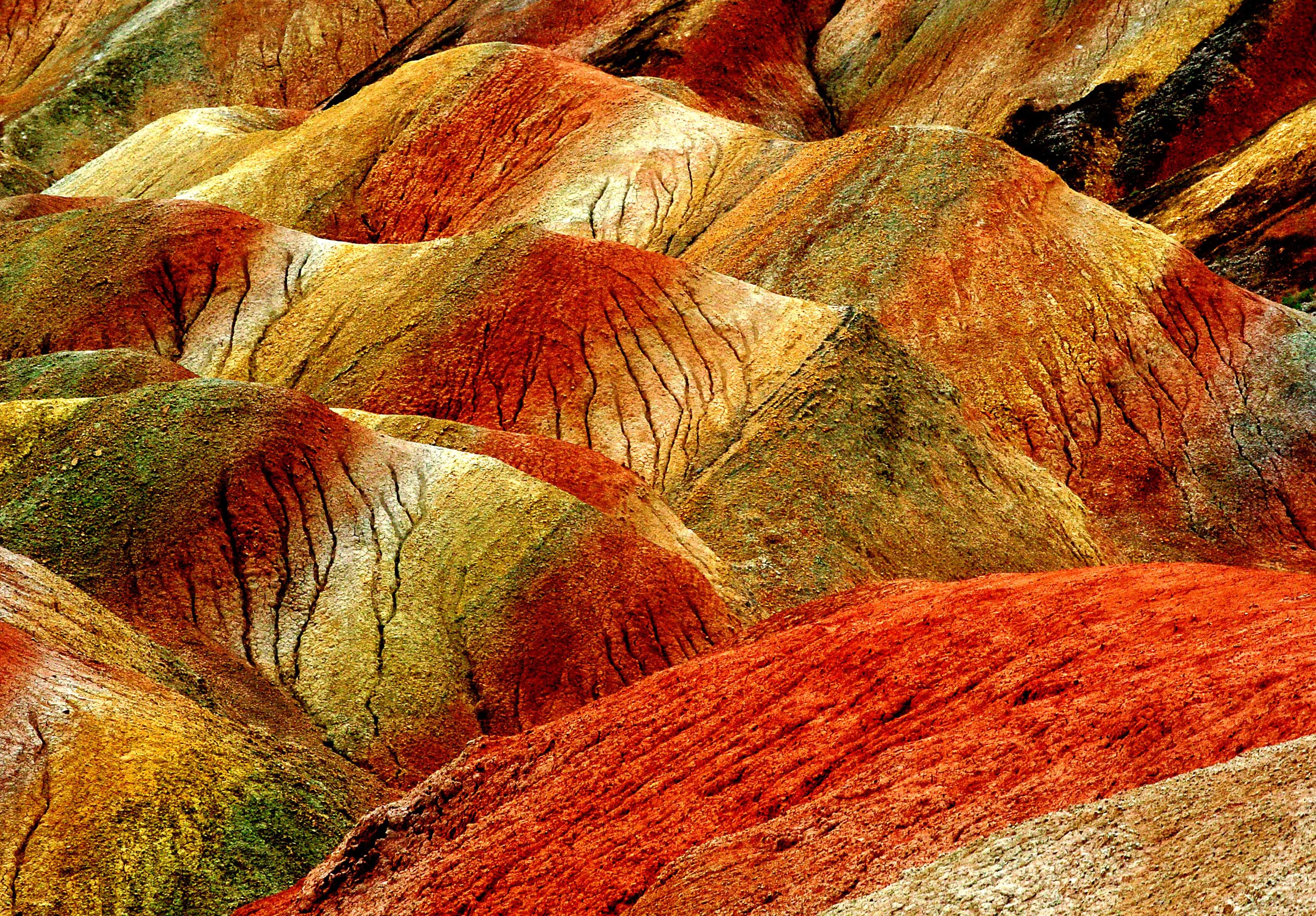 China's Glimmering Red Mountains Look Like the Surface of Mars
