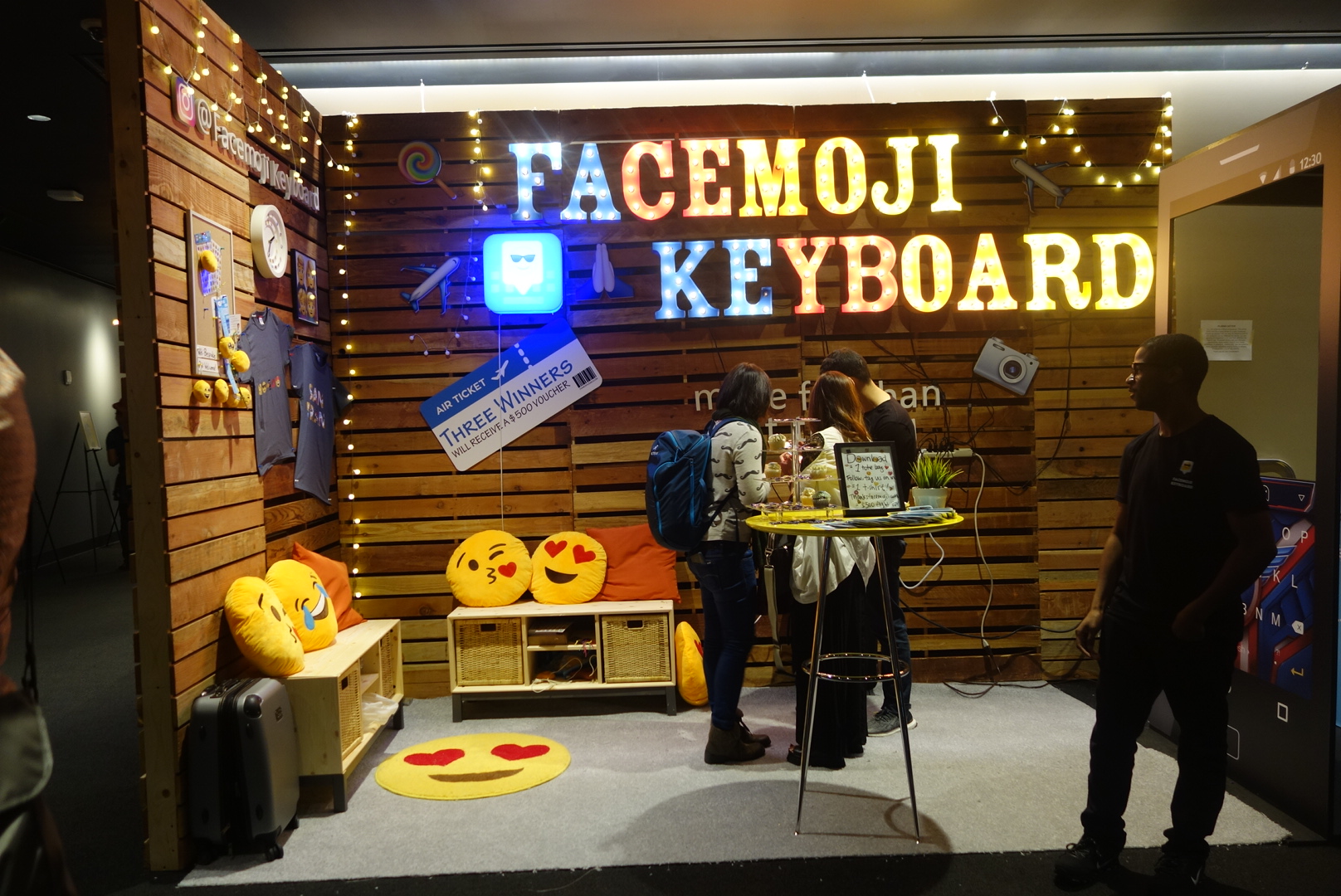 Emojicon: Inside the World's First Emoji Convention