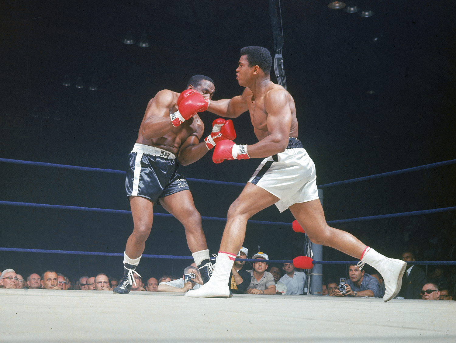 Muhammad Ali, Sonny Liston and the 'Phantom Punch' Title Bout, 1965