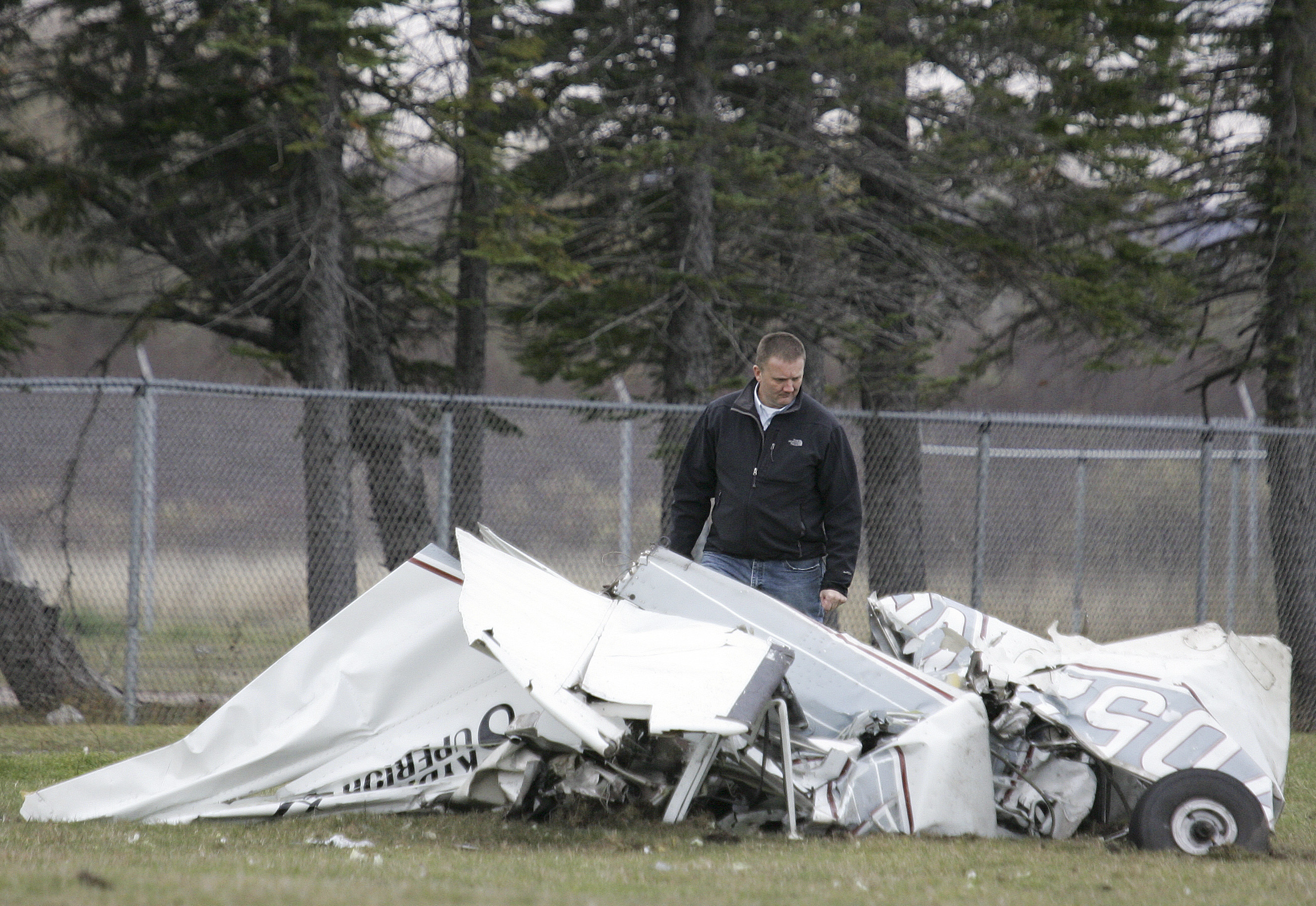 11 People Miraculously Survive Skydiving Collision