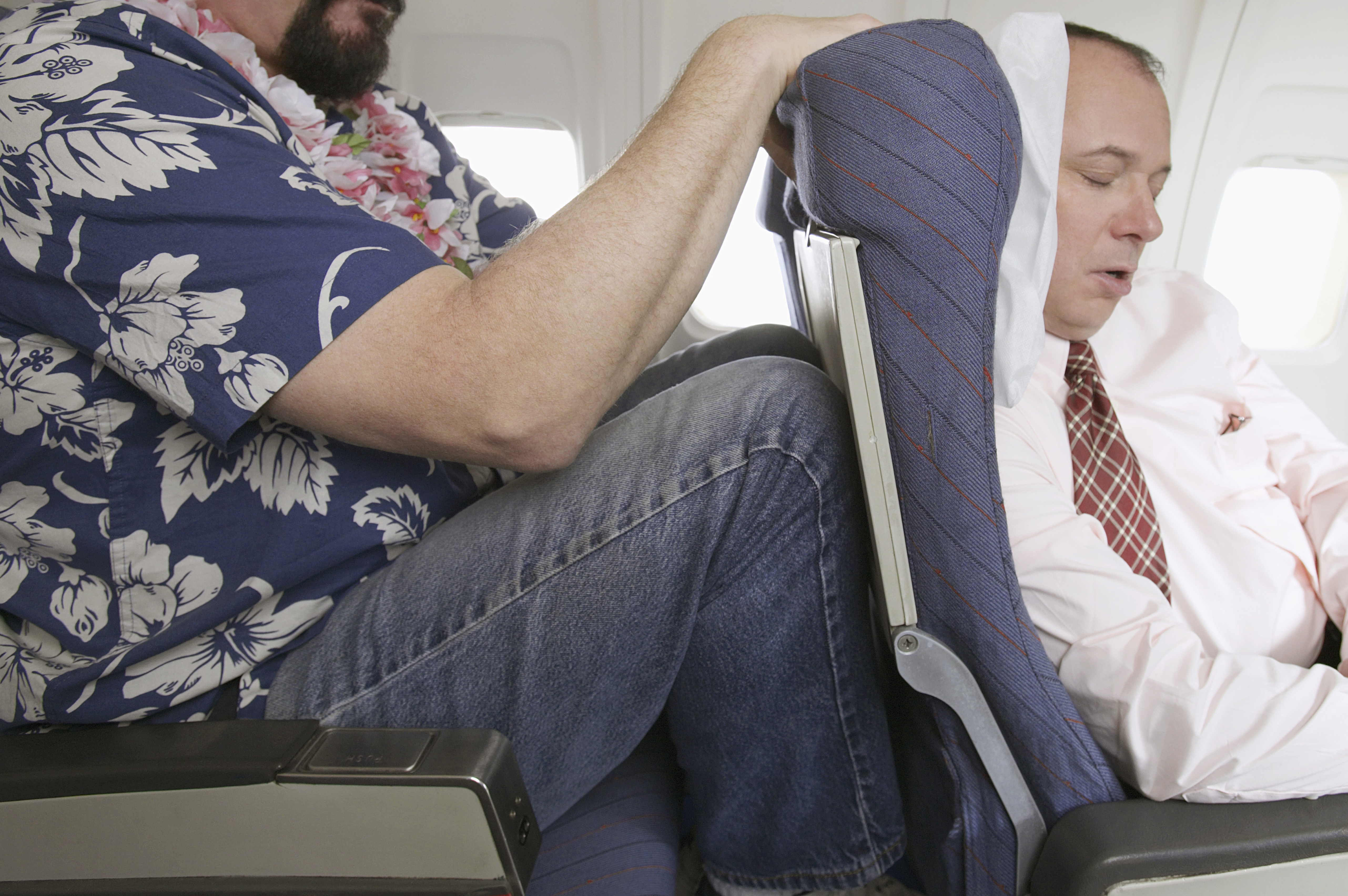 Knee Defender: There's No Excuse for Leaning Back on an Airplane