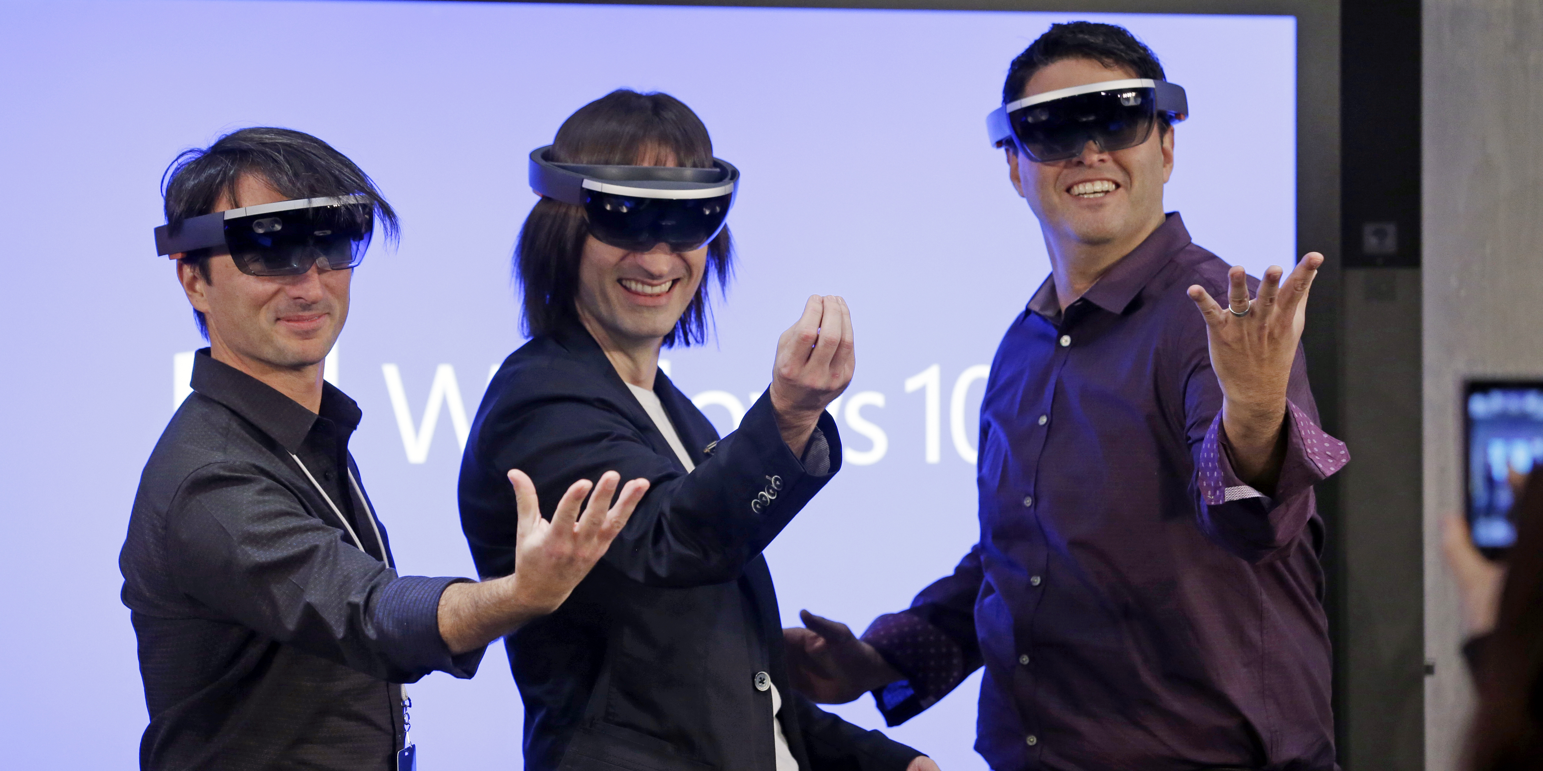 The Microsoft HoloLens Is Going to Let Scientists Walk Around Mars