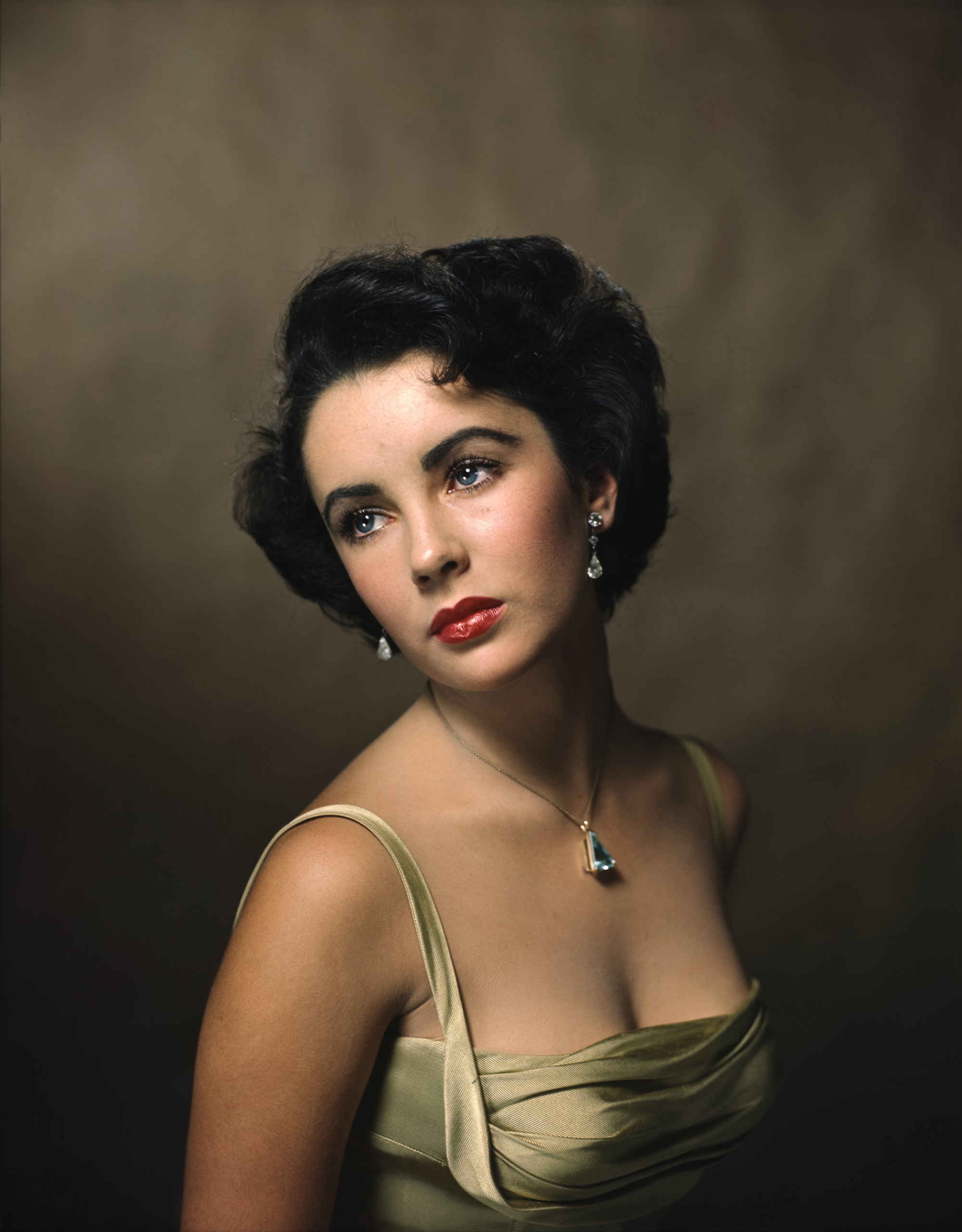 Elizabeth Taylor Iconic Halsman Portrait: Behind the Photo